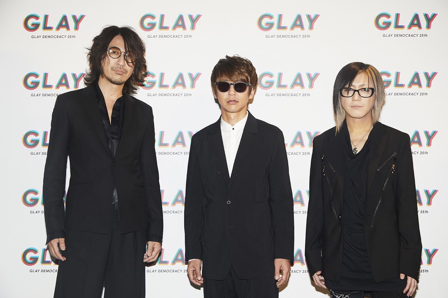 GLAY、10年ぶりのベストアルバム「REVIEW Ⅱ」発売決定！大型アリーナツアー、海外ロングツアー、更にはドームツアーの開催も発表 ...