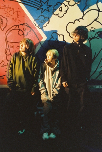 Hakubi、2024年3月にミニアルバム『throw』のリリース発表＆新アーティスト写真公開！全国13都市開催のアルバムツアー、2次先行が ...