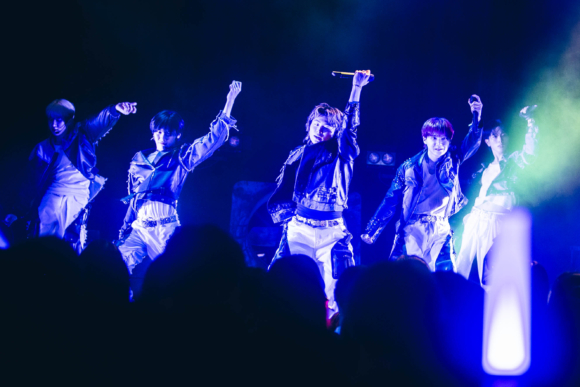 ダンスボーカルグループ2xFE、デビューショーケース公演にokano_skywalkerがスペシャルゲストとして登場！9月21日に最大規模と ...